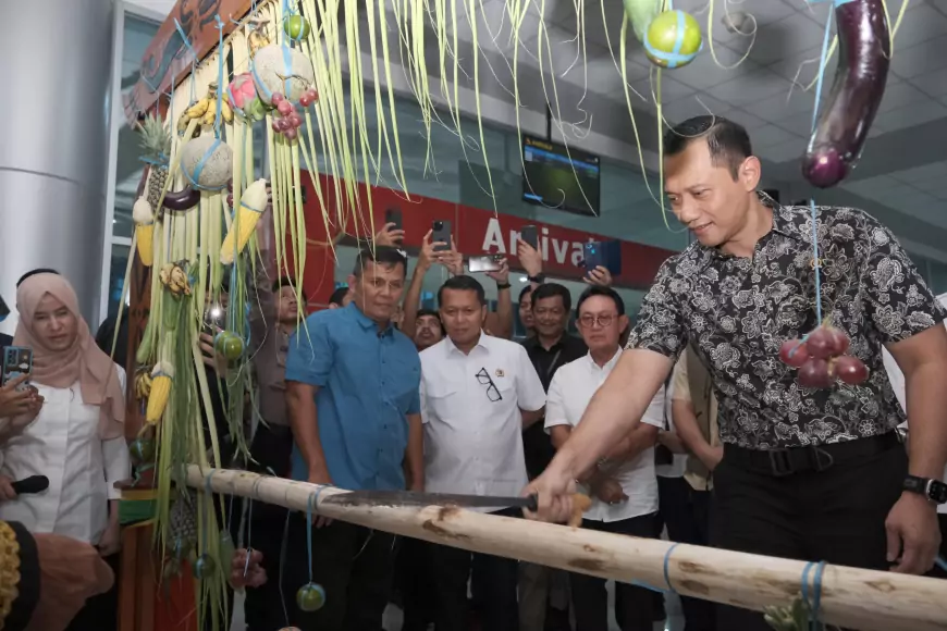 Nusapaper.com: Menteri AHY Membuka Borneo Forum Ke-7: Pentingnya Tata Ruang dan Lahan yang ...